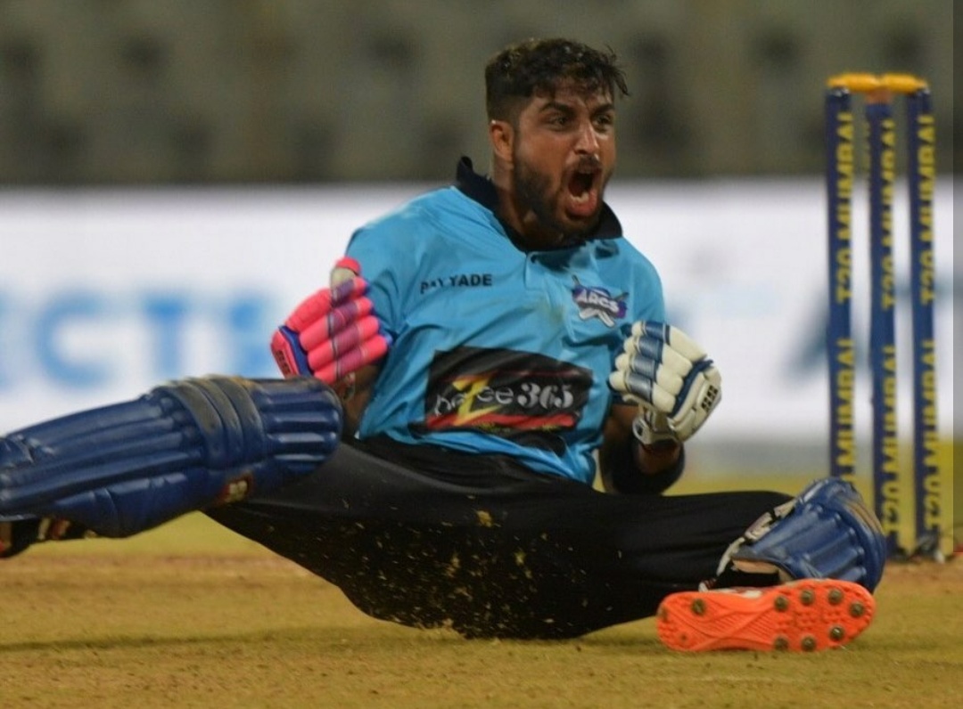 The experienced pair of Shubham Ranjane (71*) and Praful Waghela (45 ...